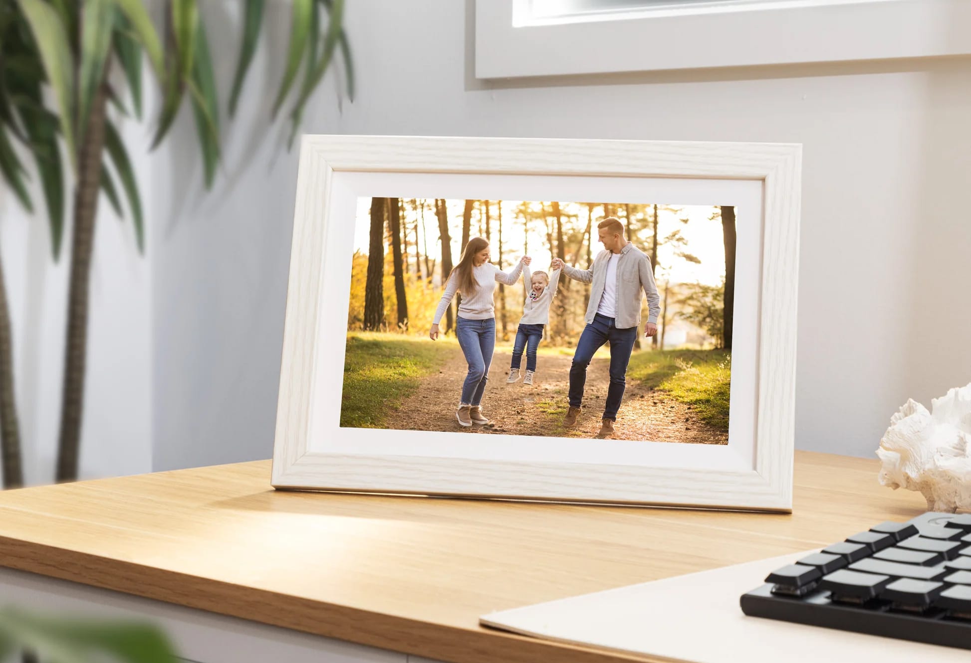 Best 5 Digital Photo Frames of 2025: Transform Your Memories into ...
